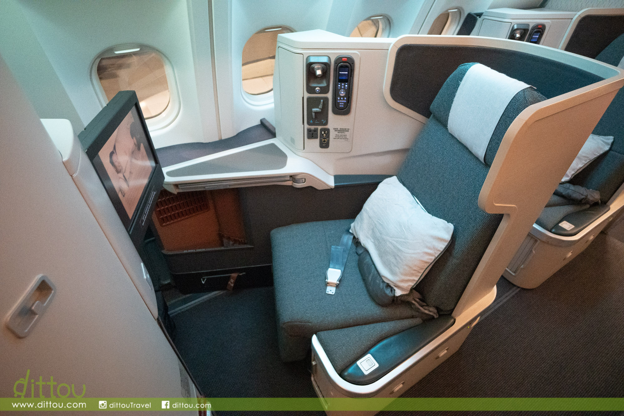 【2019 杜拜小奢華】國泰航空 CX745 / CX746 商務客艙飛行體驗 (HKG – DXB) – dittou